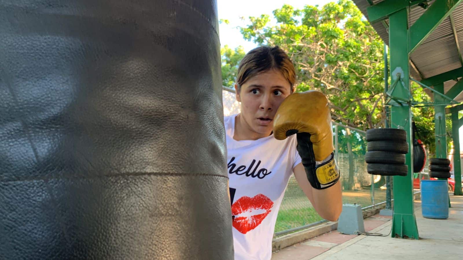 ¡Quiere sacar la casta! Boxeadora mazatleca es convocada por primera ...