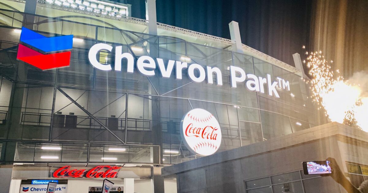 VIDEO: ¡Se ilumina por primera vez el Chevron Park, la casa de los ...