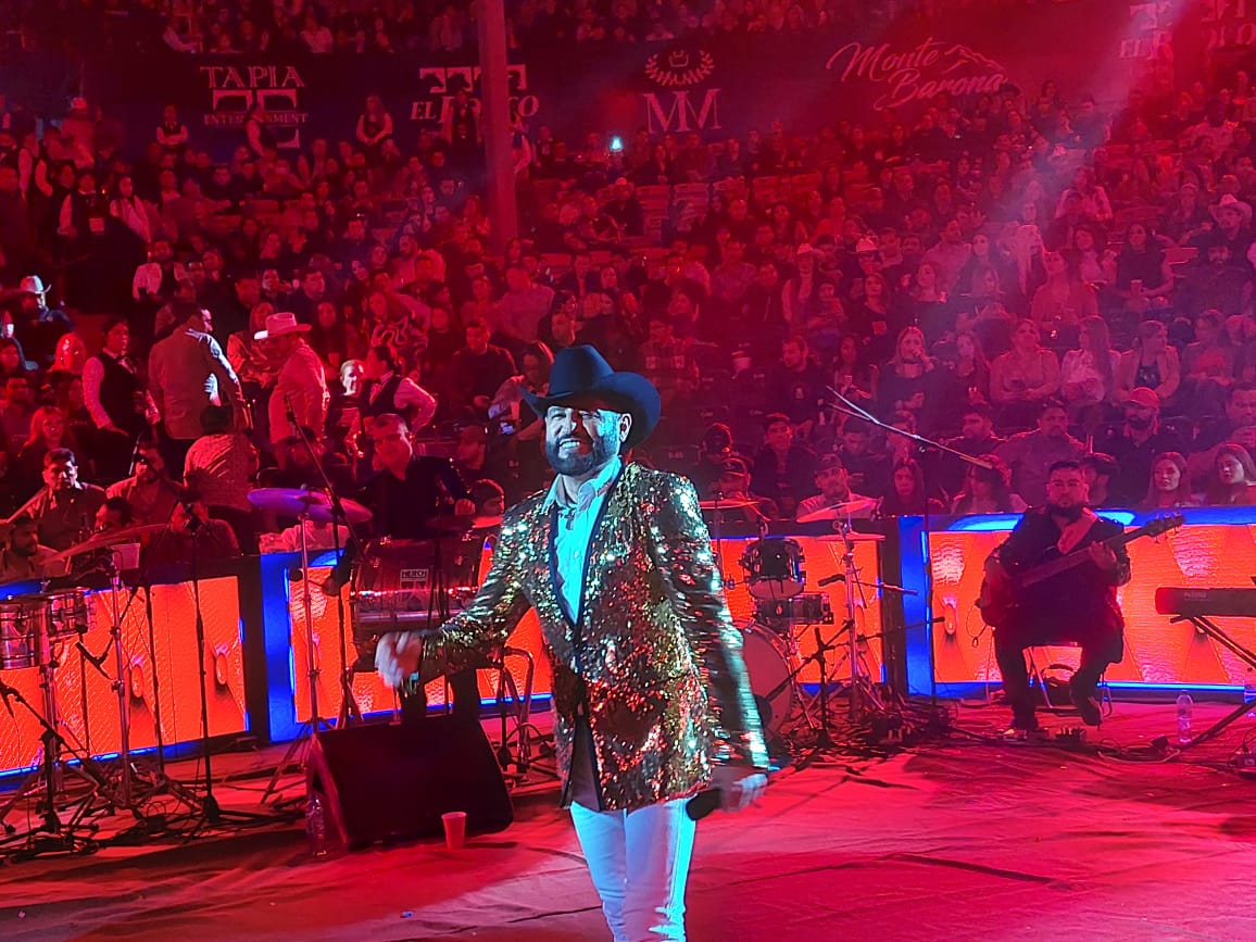 Video: ¡Un concierto de primera! Pancho Barraza conquista el Palenque ...