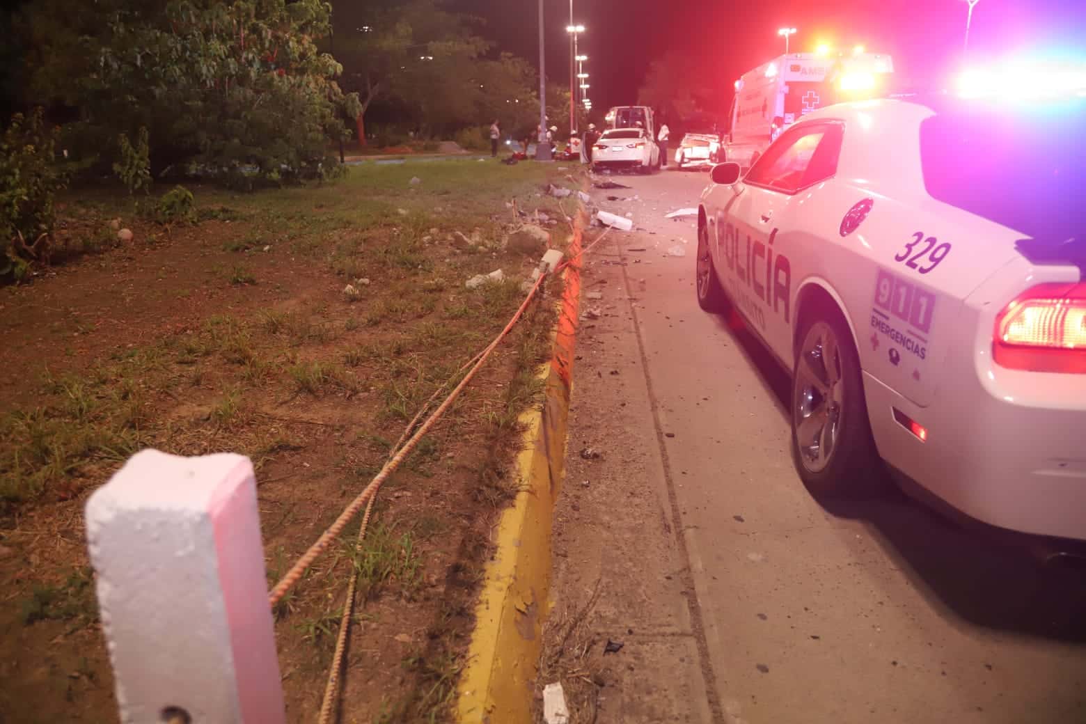 Tres lesionadas luego de choque entre un auto y una pulmonía en ...