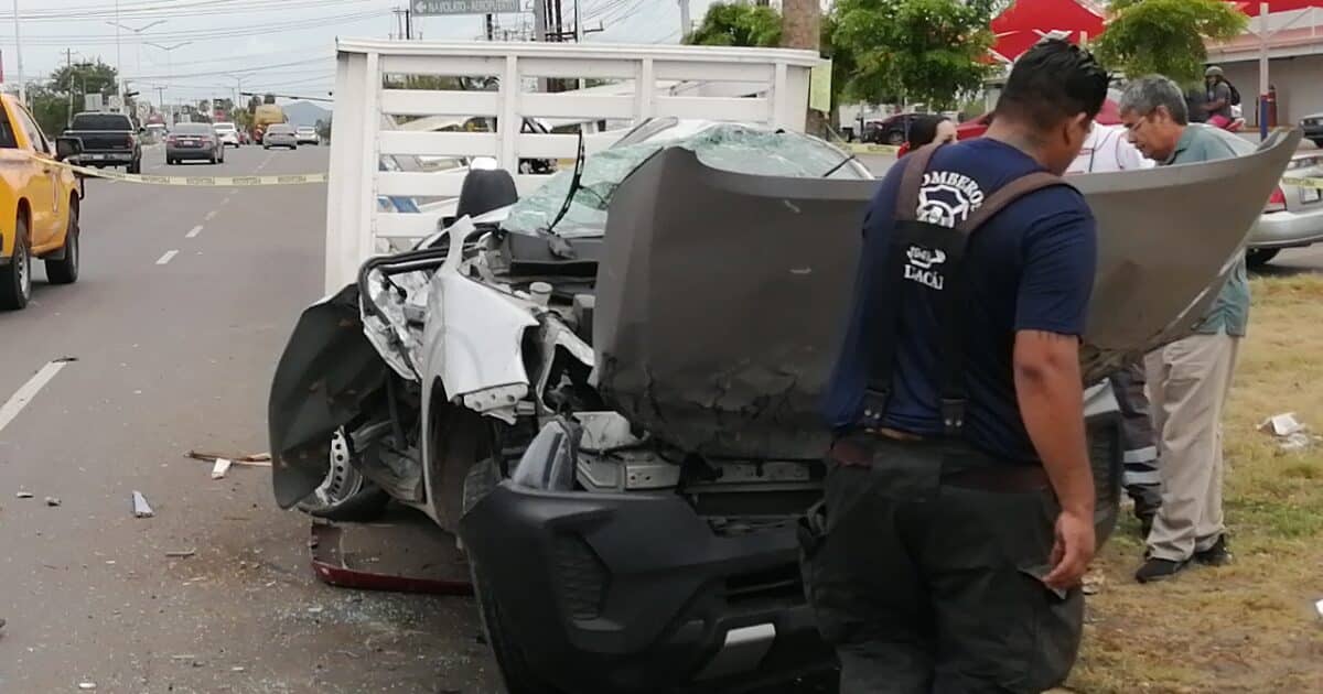 José Ángel conducía su NP300 cuando chocó con una Jeep en Culiacán ...