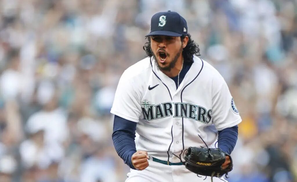 ¡Tira lumbre en MLB! Andrés Muñoz ponchó a 3 bateadores en humeante ...
