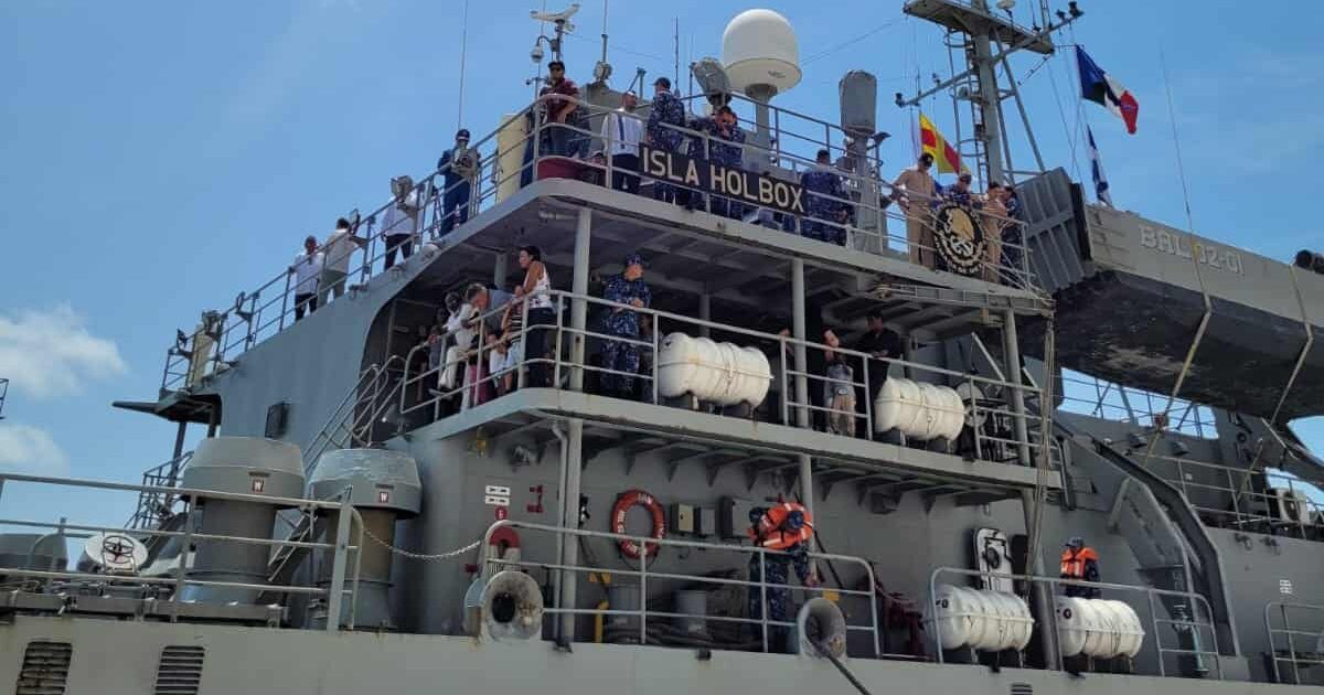 México concluye operación de rescate de 34 mexicanos varados en Haití ...